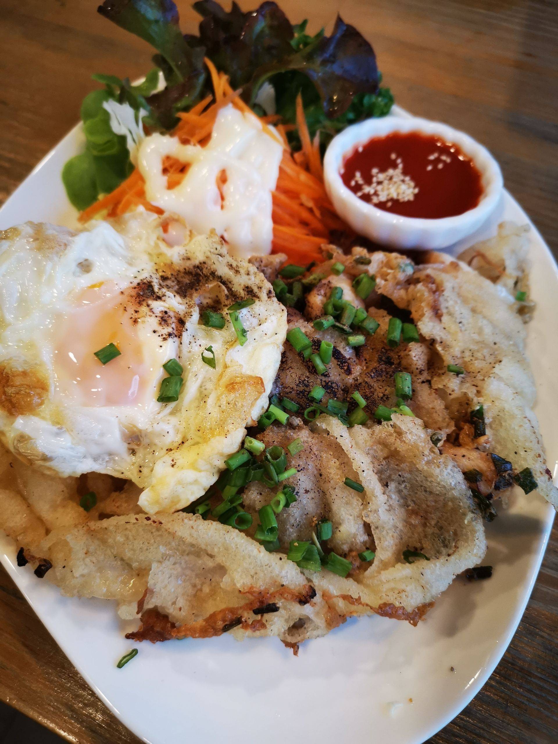 รีวิว Small Talk Cafe - Good atmosphere for dine-in proper meal or teatime