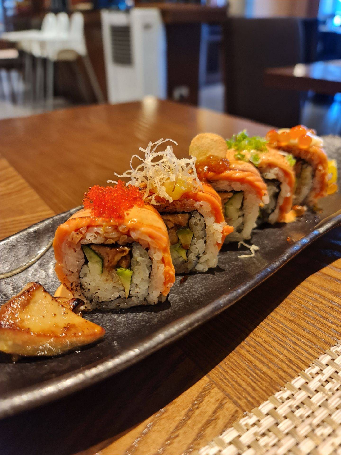 โชวยูสเปเชี่ยลโรล ร้าน Shoyuu Japanese Restaurant บางนา