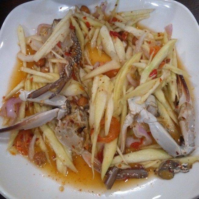 ยำปูม้า ชื้ดๆ งั้นๆ • ควรทานส้มตำ อาหารอีสาน. ยำไม่ควรสั่ง....!!! ปูม้า ...