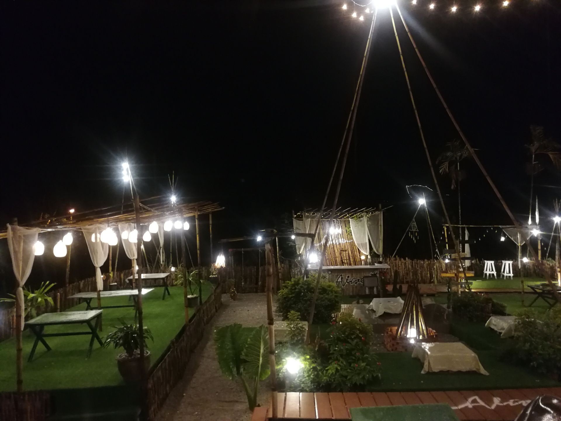 รีวิว Alive ชีวิต ชีวา - อาหารอร่อย