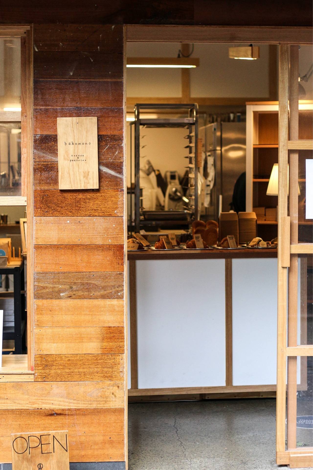 รีวิว Bakemono Bakers - Coffee and pastry stop in the CBD