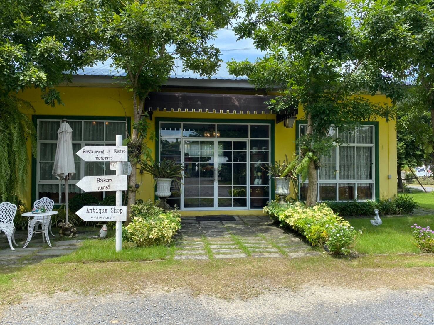 รีวิว T AONLY KA ANTIQUE & Tearoom - ร้านเหมาะกับทานอาหารค่ะ. เมนู กาแฟ อาจจะน้อยไปหน่อยค่ะ