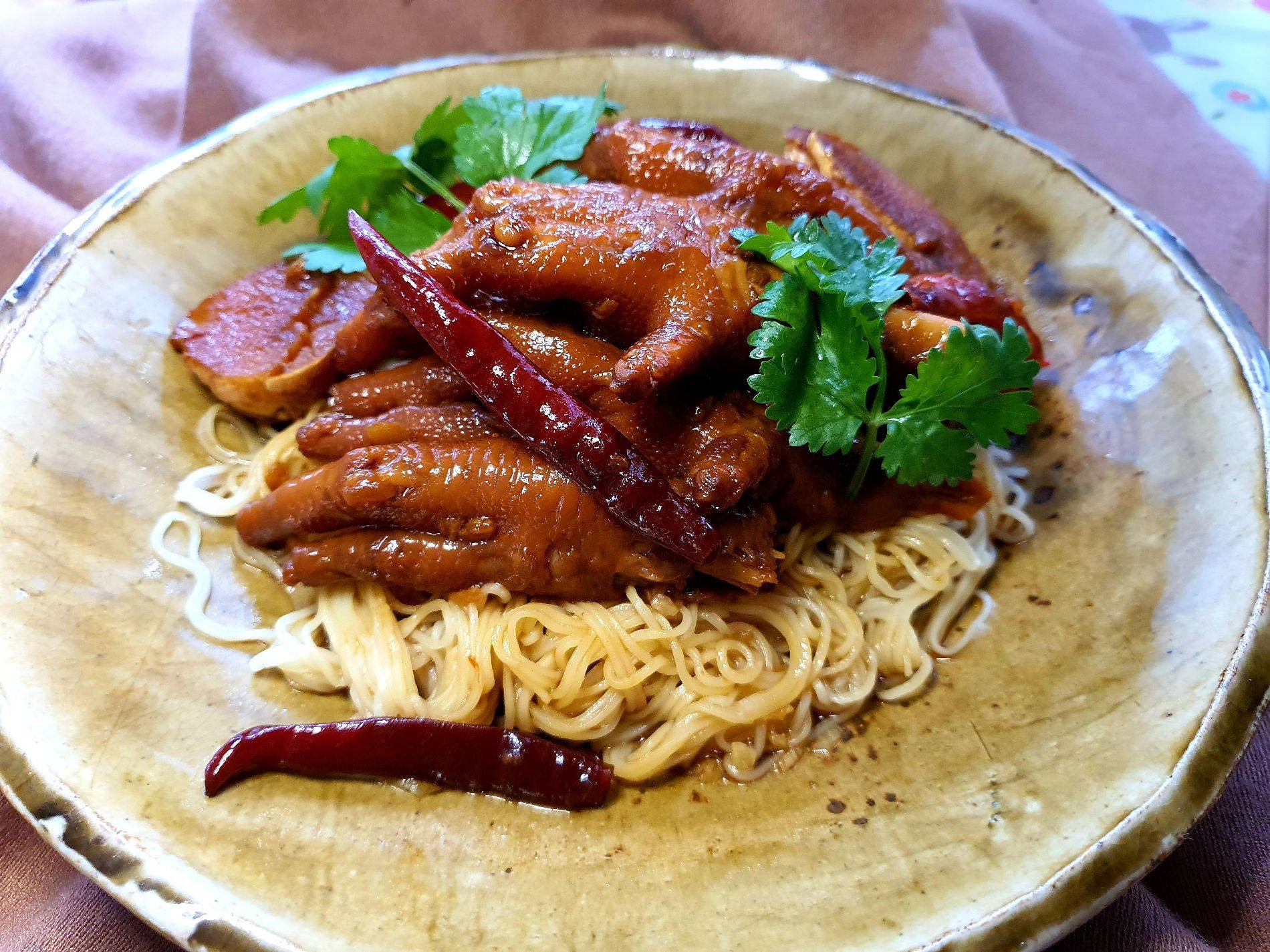 รีวิว Eat's Box Bangkok - แนะนำให้กินด้วยประการทั้งปวงค่ะ