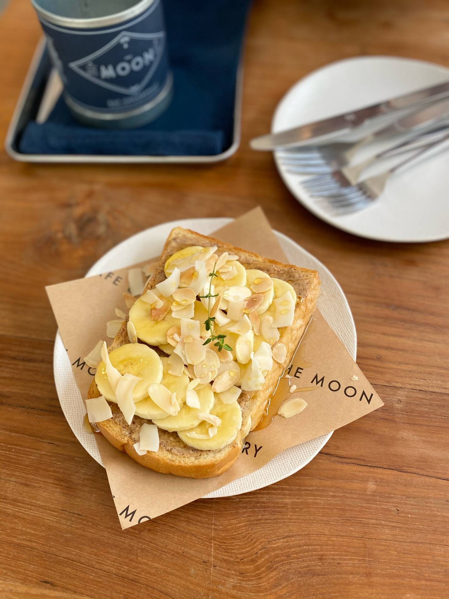 รีวิว MOON cafe & eatery - ร้านสวย คูล คุมโทน เมนูดี