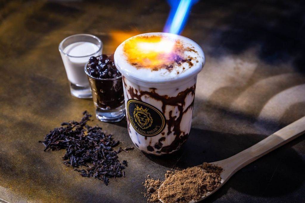 รีวิว ชานมสิงโตพ่นไฟ Gold Lion Sugar เพชรเกษม 48 แยก 4 - GOLD LION ...