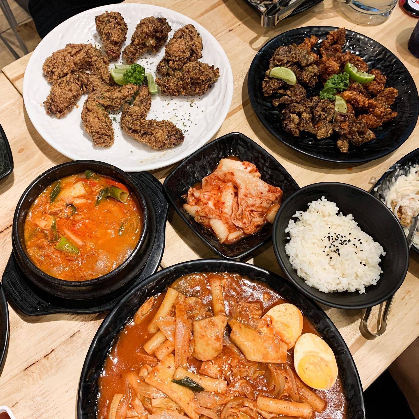 รีวิว Choongman Chicken Bangna - (\_/) ( •_•) / >🥕Choongman Chicken ...