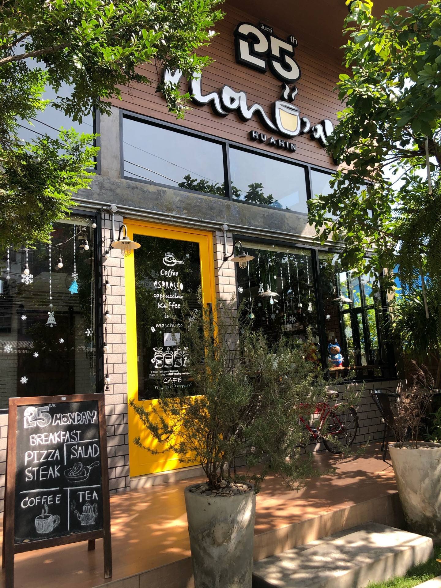 รีวิว 25 Monday cafe' - มื้อสายสบายๆกับร้านสวยร้านนี้เลย