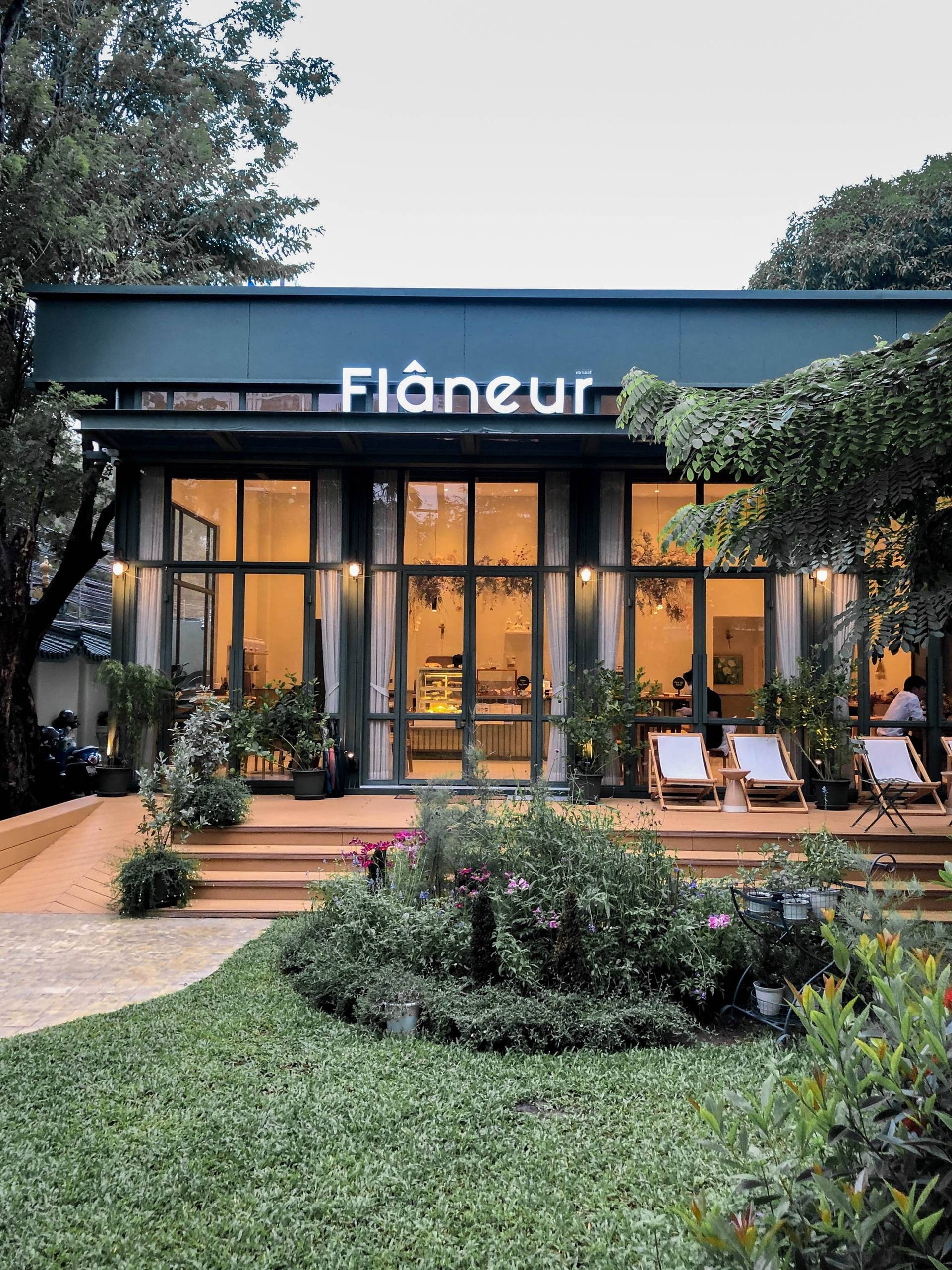 Flaneur Cafe - Wongnai