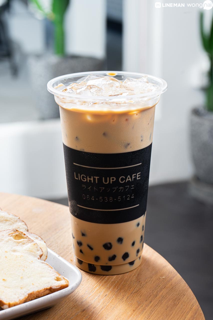 “Light Up Cafe” เชียงใหม่ ปรับโฉมใหม่ถ่ายรูปสวย มุมเก๋ เมนูเพียบ!
