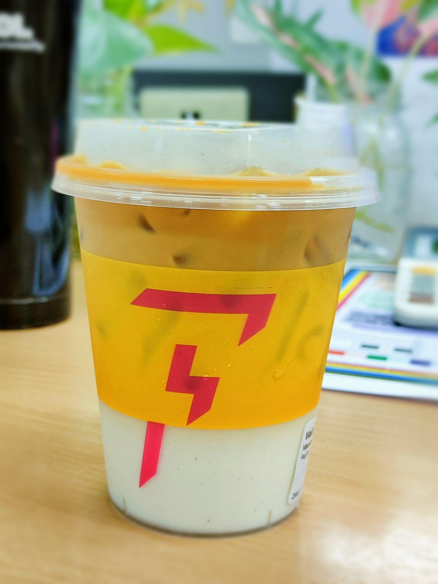 รีวิว Flash Coffee Trinity Complex - ร้านกาแฟเปิดใหม่ ก็โอนะ