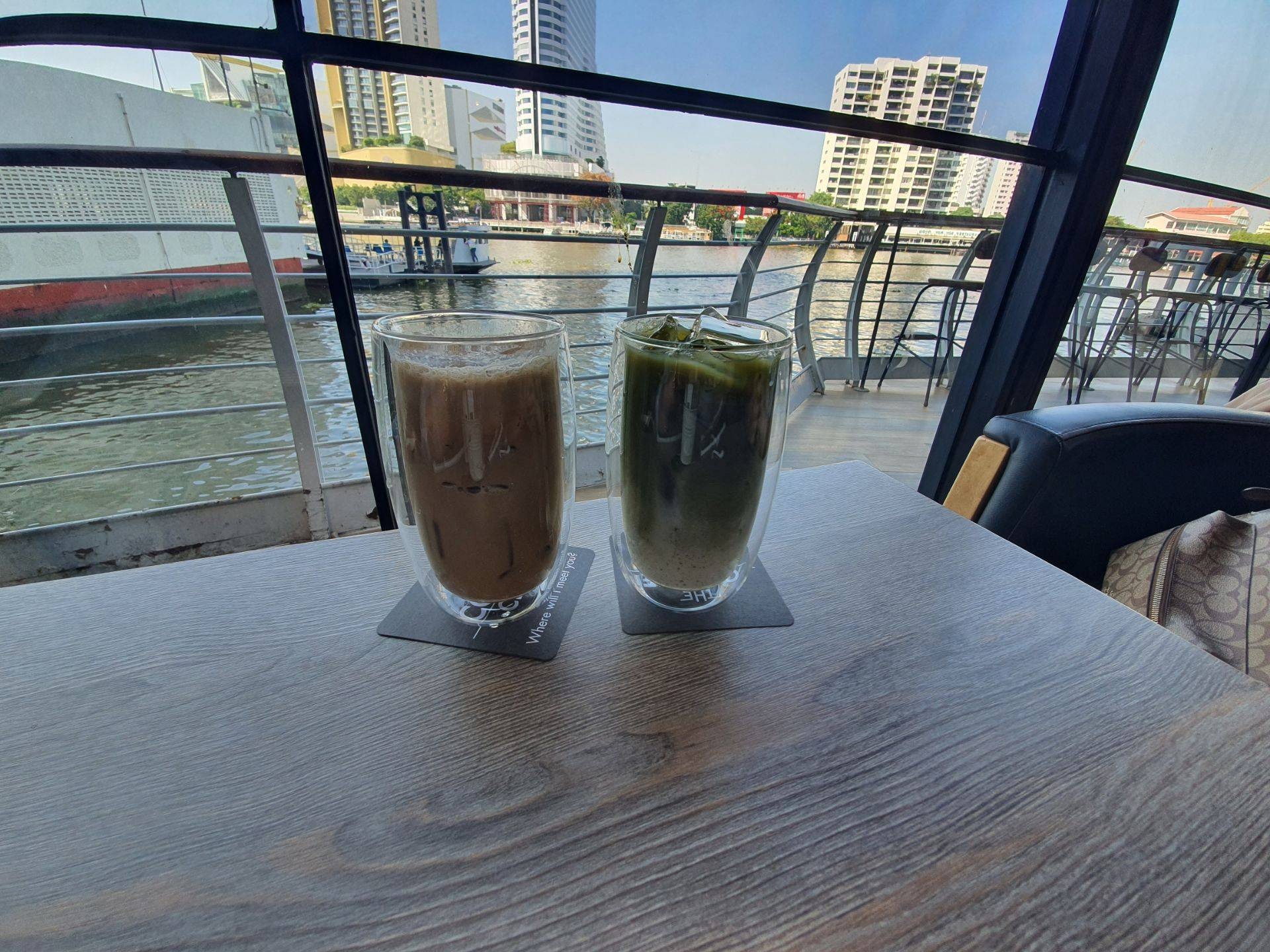 รีวิว The Coffee Club River City - บรรยากาศดีๆ นั่งเพลินๆ