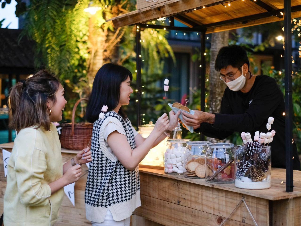 รูป The Backyard 168