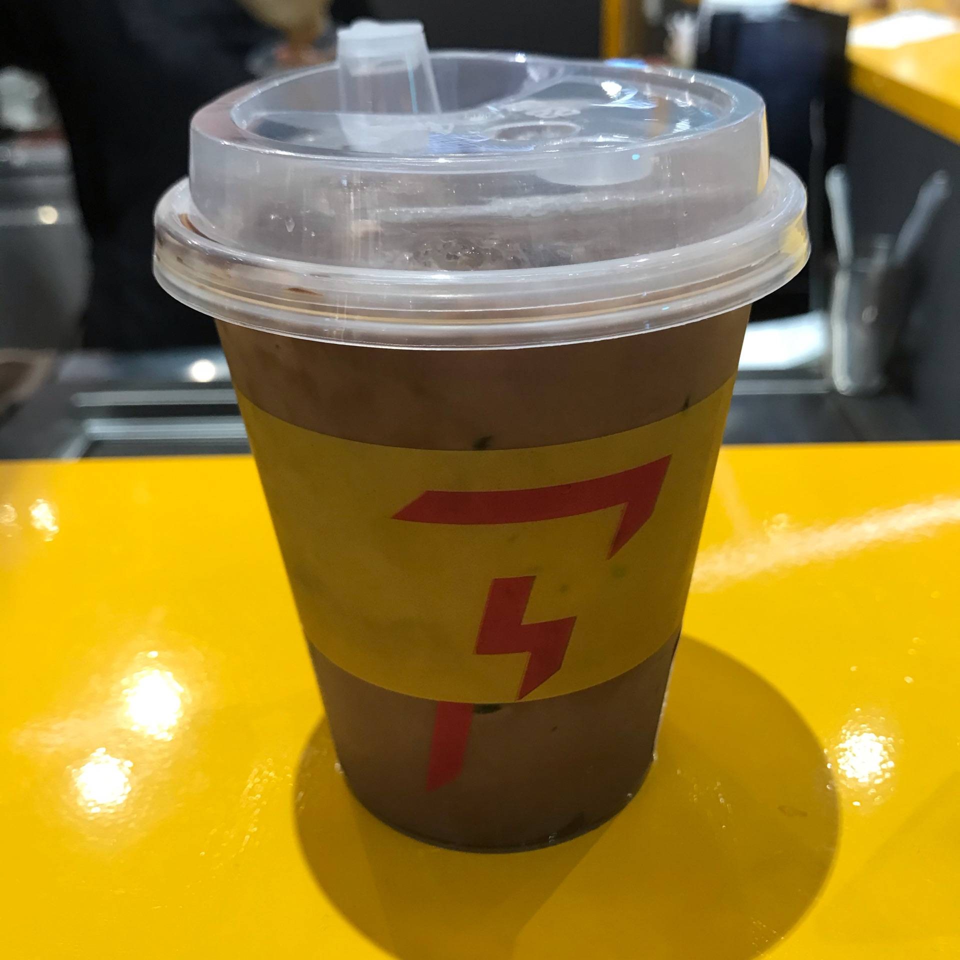 รีวิว Flash Coffee สามย่านมิตรทาวน์ - ร้านเครื่องดื่มรสชาติพอได้ - Wongnai