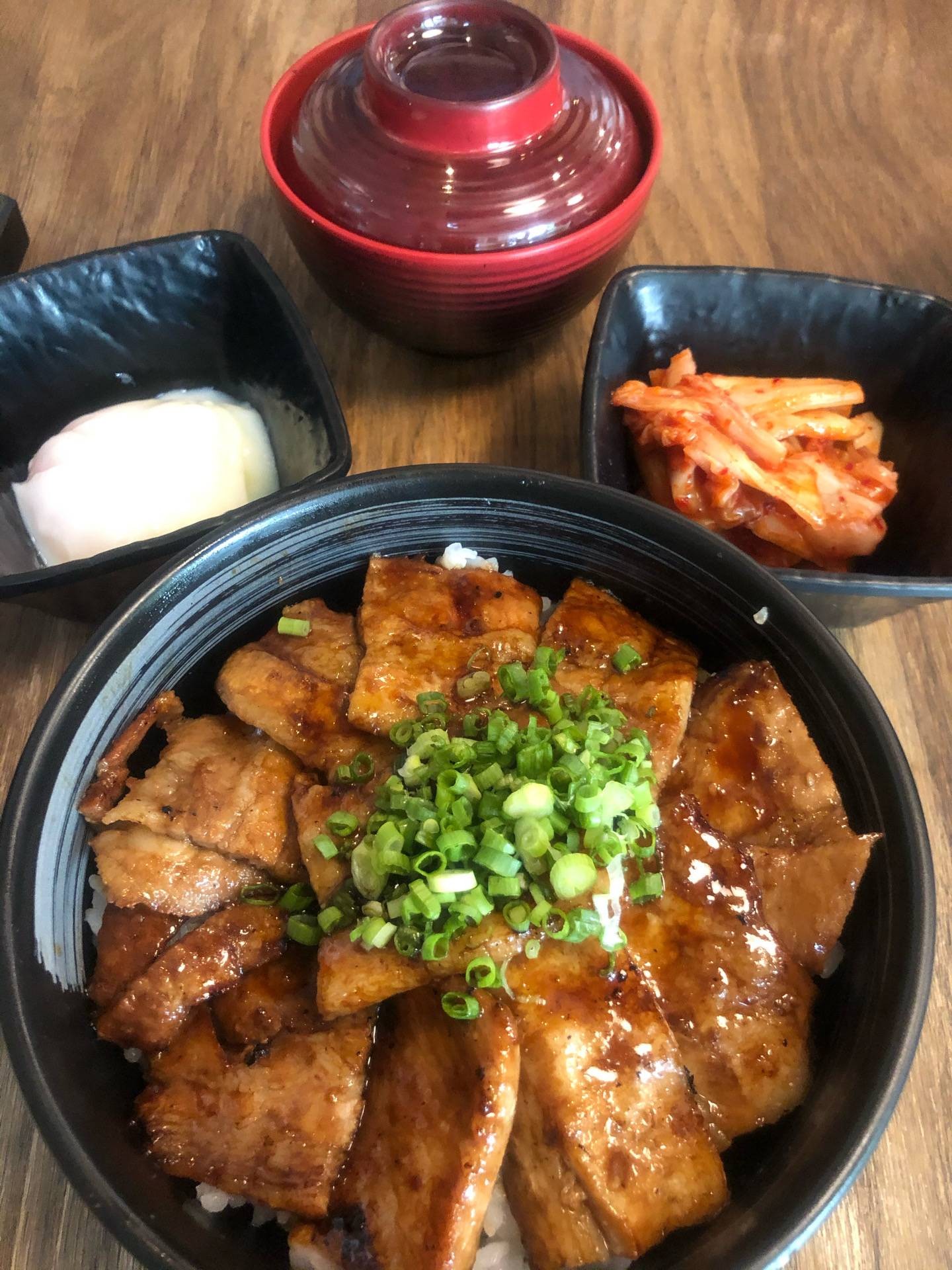 ข้าวหน้าหมูย่าง (มาตรฐาน) ร้าน Ohachi Butadon (สาขาอารีย์) อารีย์ - Wongnai