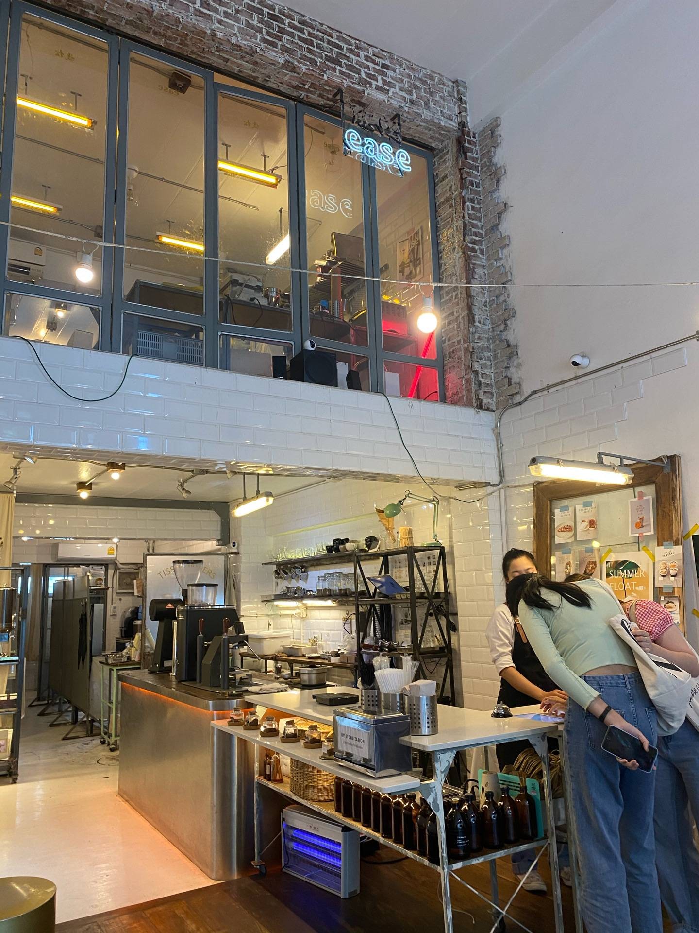 รีวิว Tissue Papers Cafe - ร้านกาแฟเล็กๆในนครสวรรค