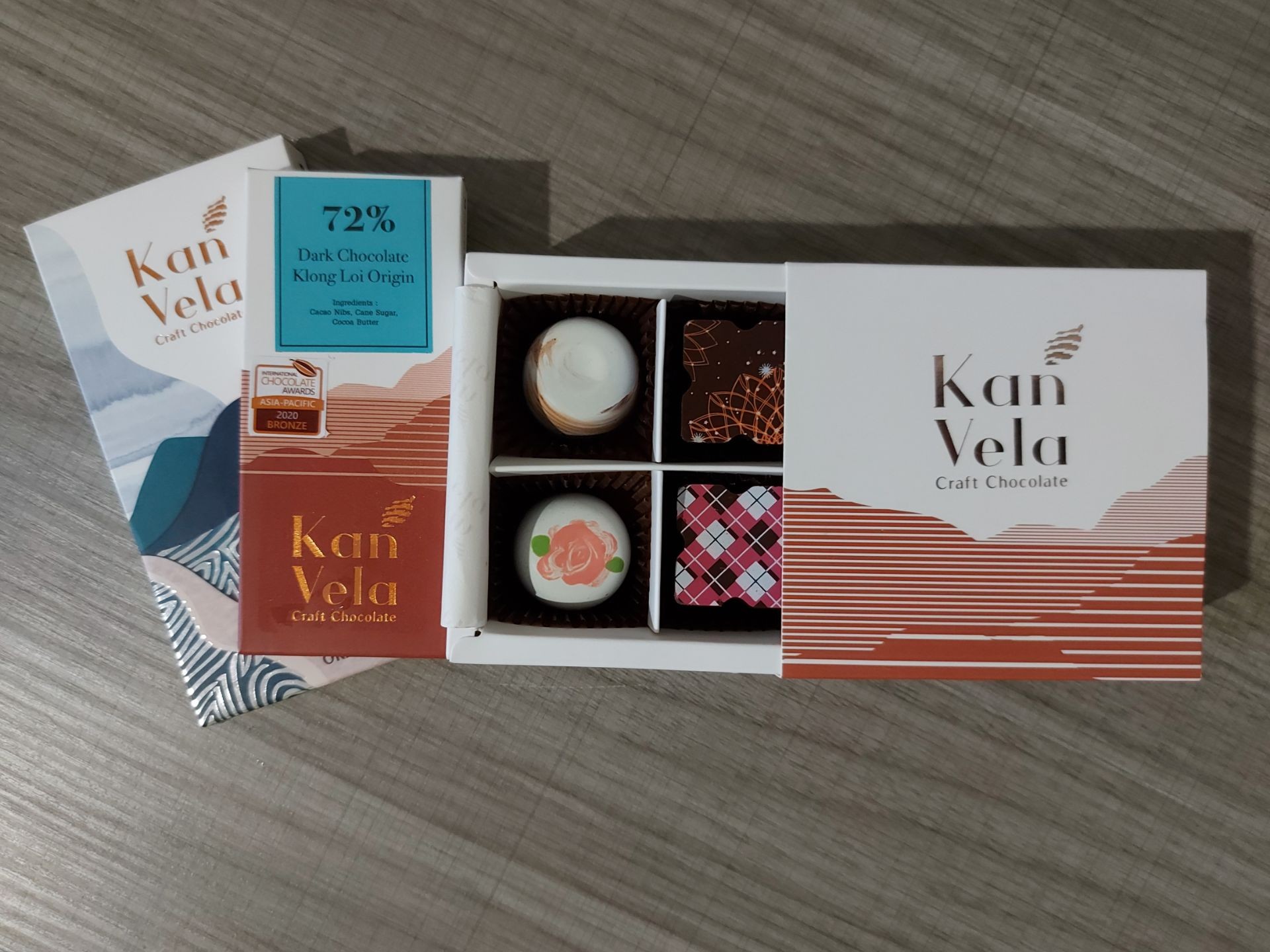 รีวิว Kan Vela Crafted Chocolate . - ถูกใจสายช็อกโกแลต ตัวคลองลอยคือดี ...