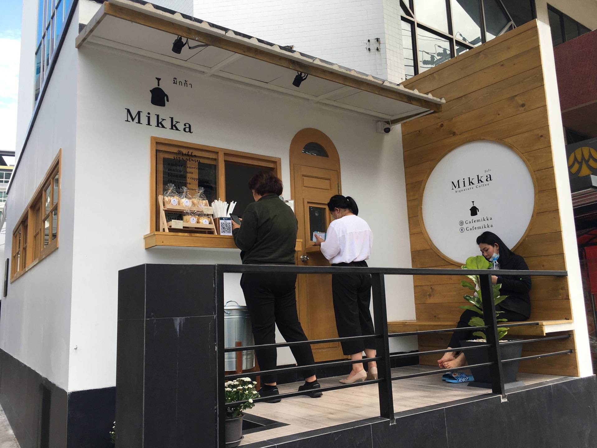 รีวิว Mikka Café & Bakery รัชดา ซอย3 - ร้านน่ารักมีความโคเรียเบาๆ - Wongnai