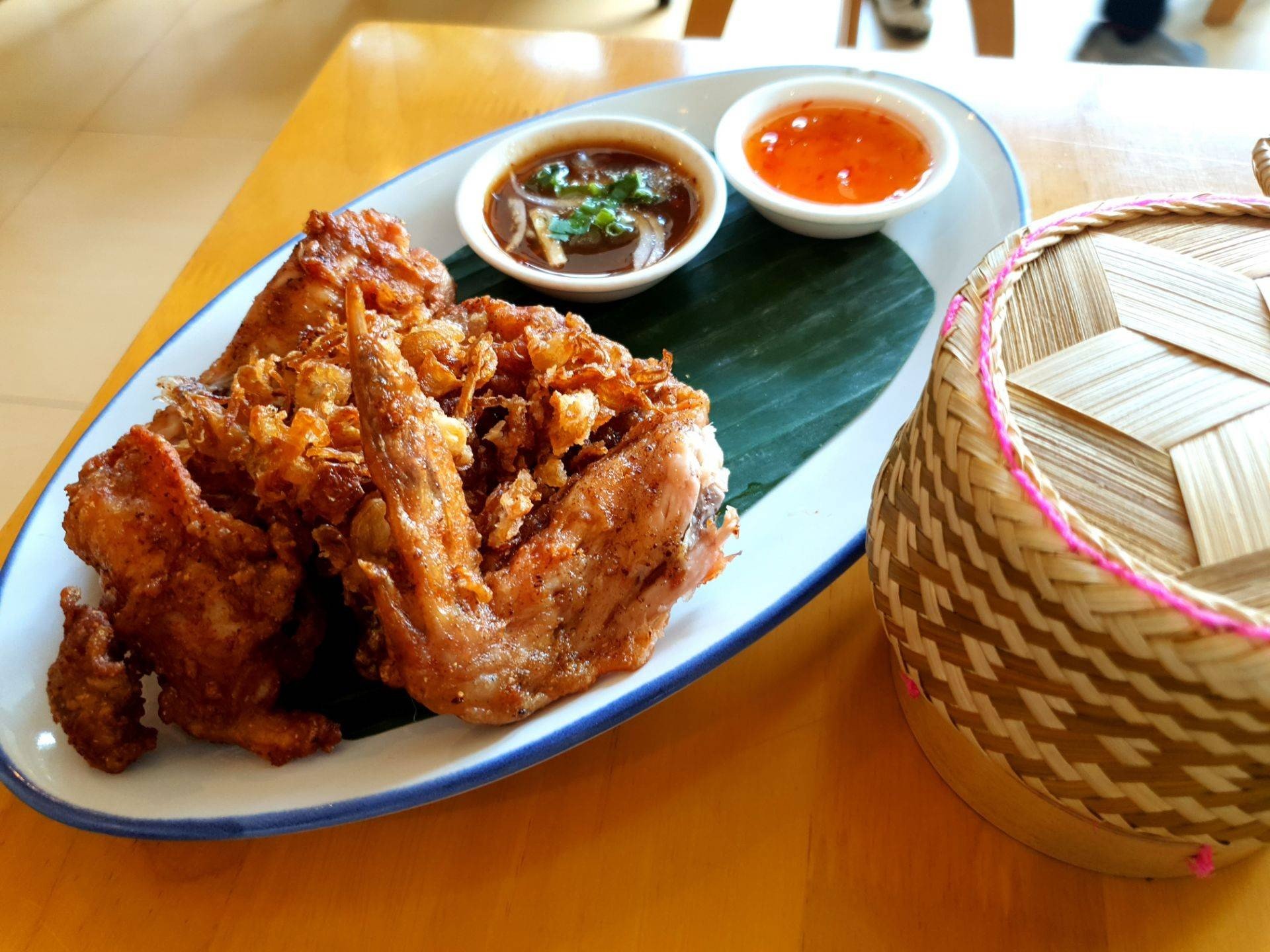 ไก่ทอดหาดใหญ่ • มาพร้อมข้าวเหนียว ร้าน Mama made Roti by Kahava Cafe ...