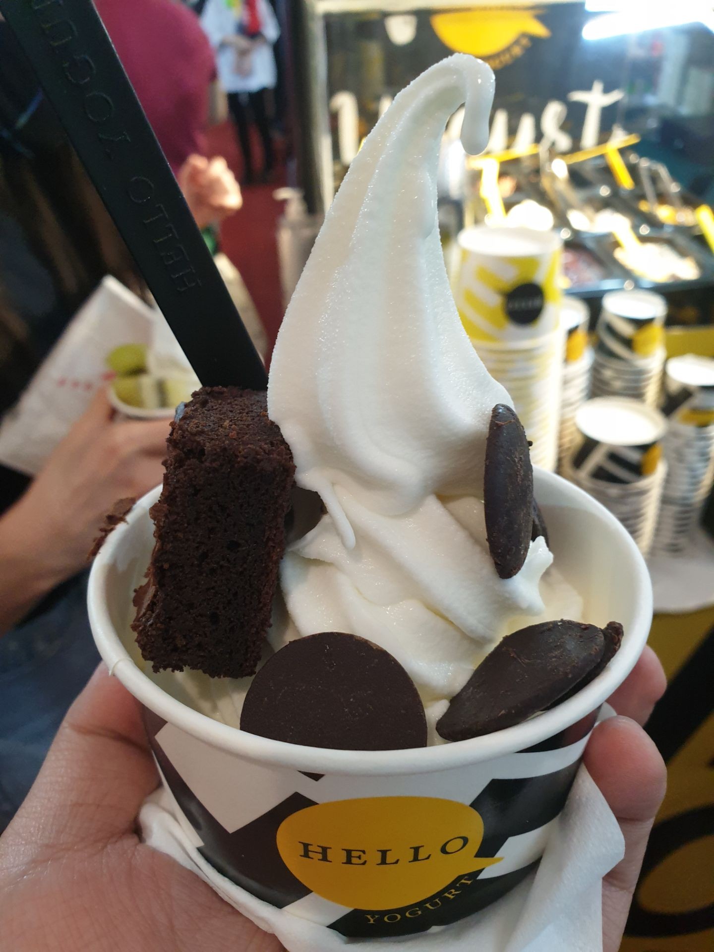 รีวิว Hello Yogurt โรงพยาบาลกรุงเทพ - ไอศครีมโยเกิร์ต - Wongnai