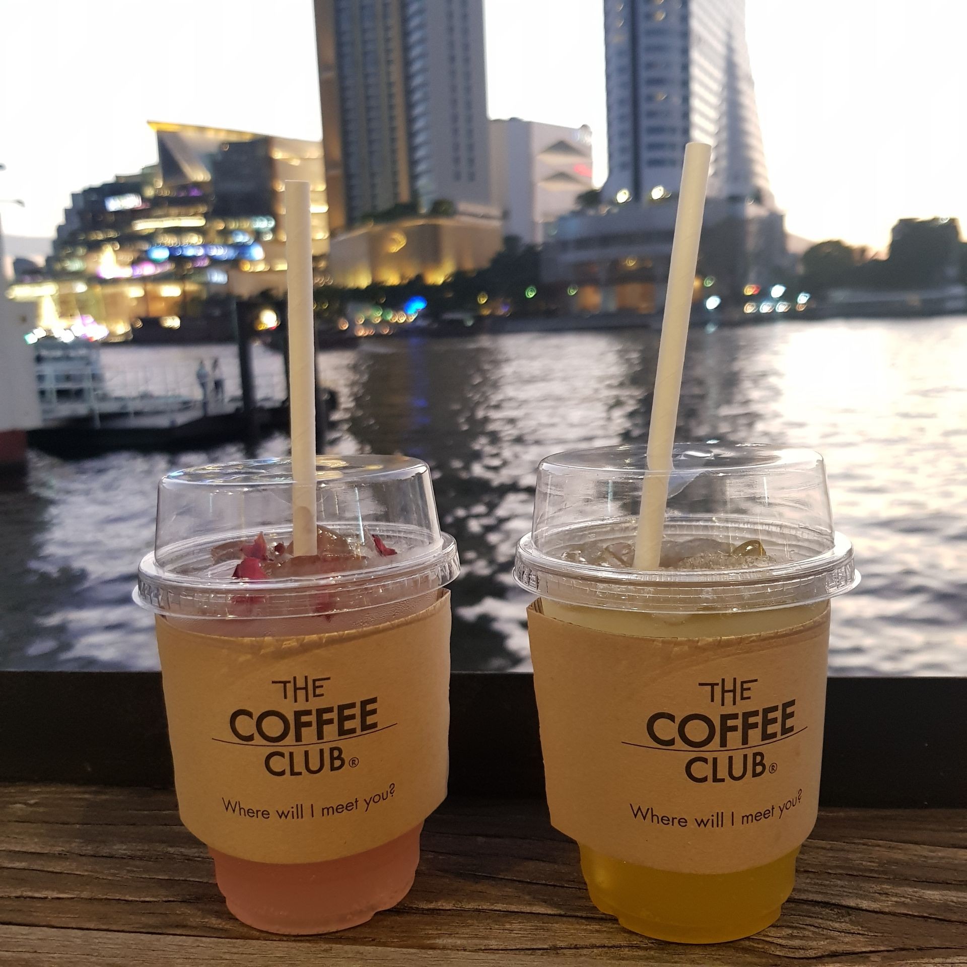 รีวิว The Coffee Club River City - บรรยากาศดี อาหารอร่อย สะอาด พนักงาน ...