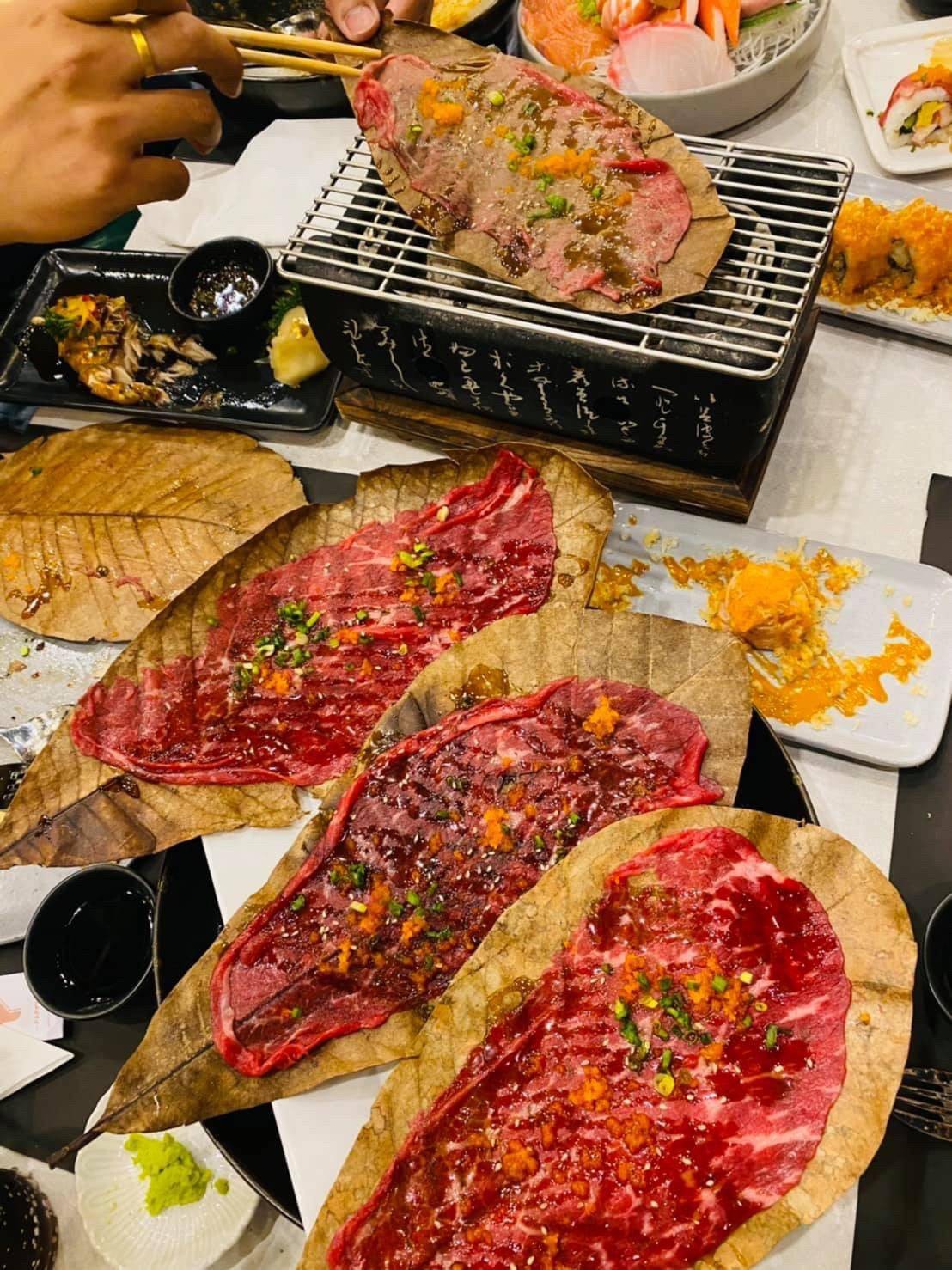 เนื้อวากิวย่างบนใบโฮบะ ร้าน Papper International Buffet - Wongnai