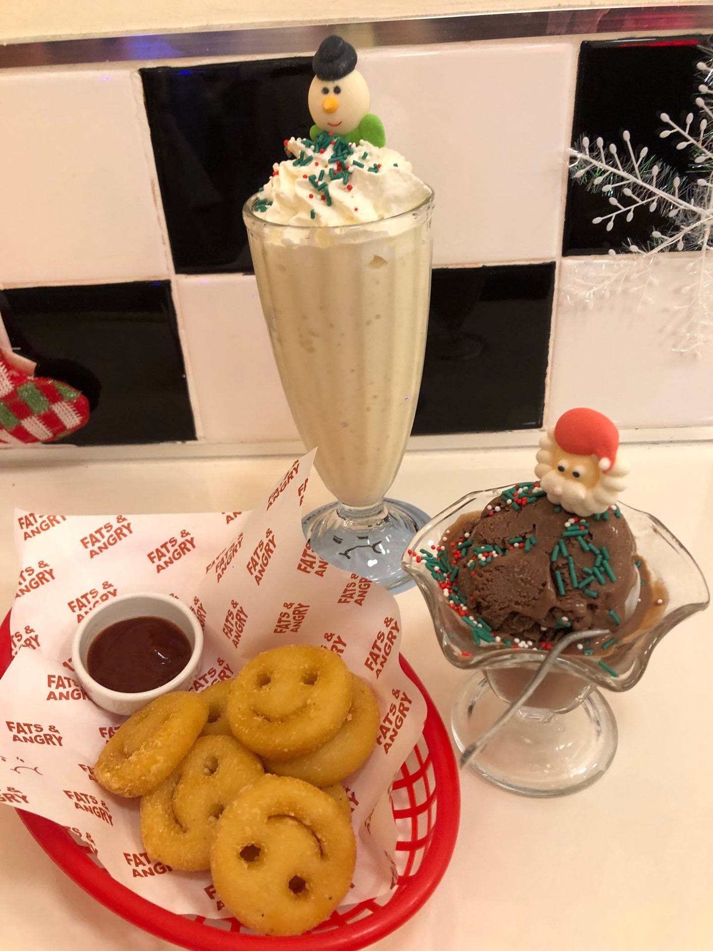 รีวิว Fats and Angry Bang Rak - Fat and angry คาเฟ่สไตล์อเมริกัน เหมาะ ...