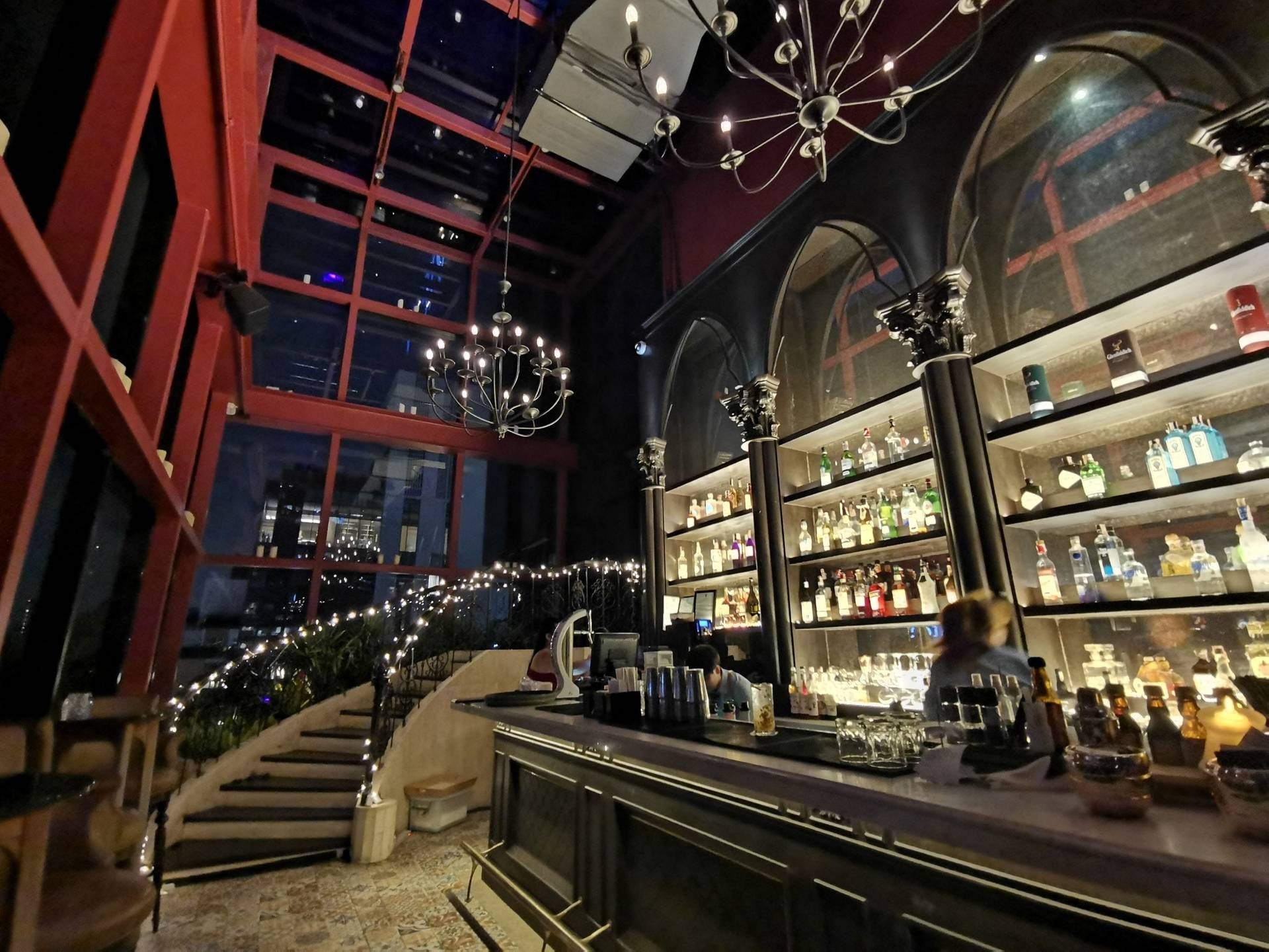 รีวิว Mojjo Rooftop Lounge Bar - บาร์ที่อาหารอร่อย บรรยากาศดีย์ - Wongnai