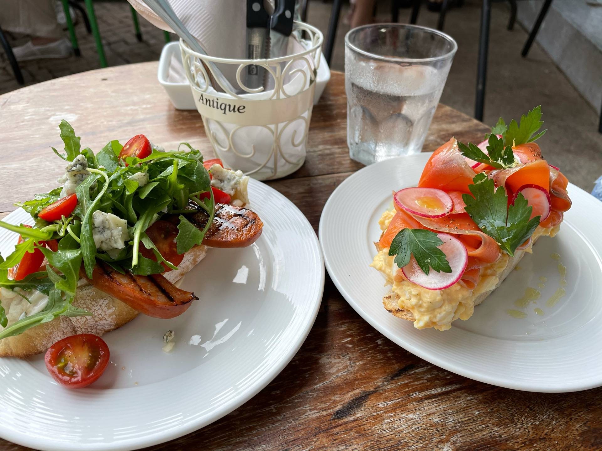 รูป The Larder cafe bar - Wongnai