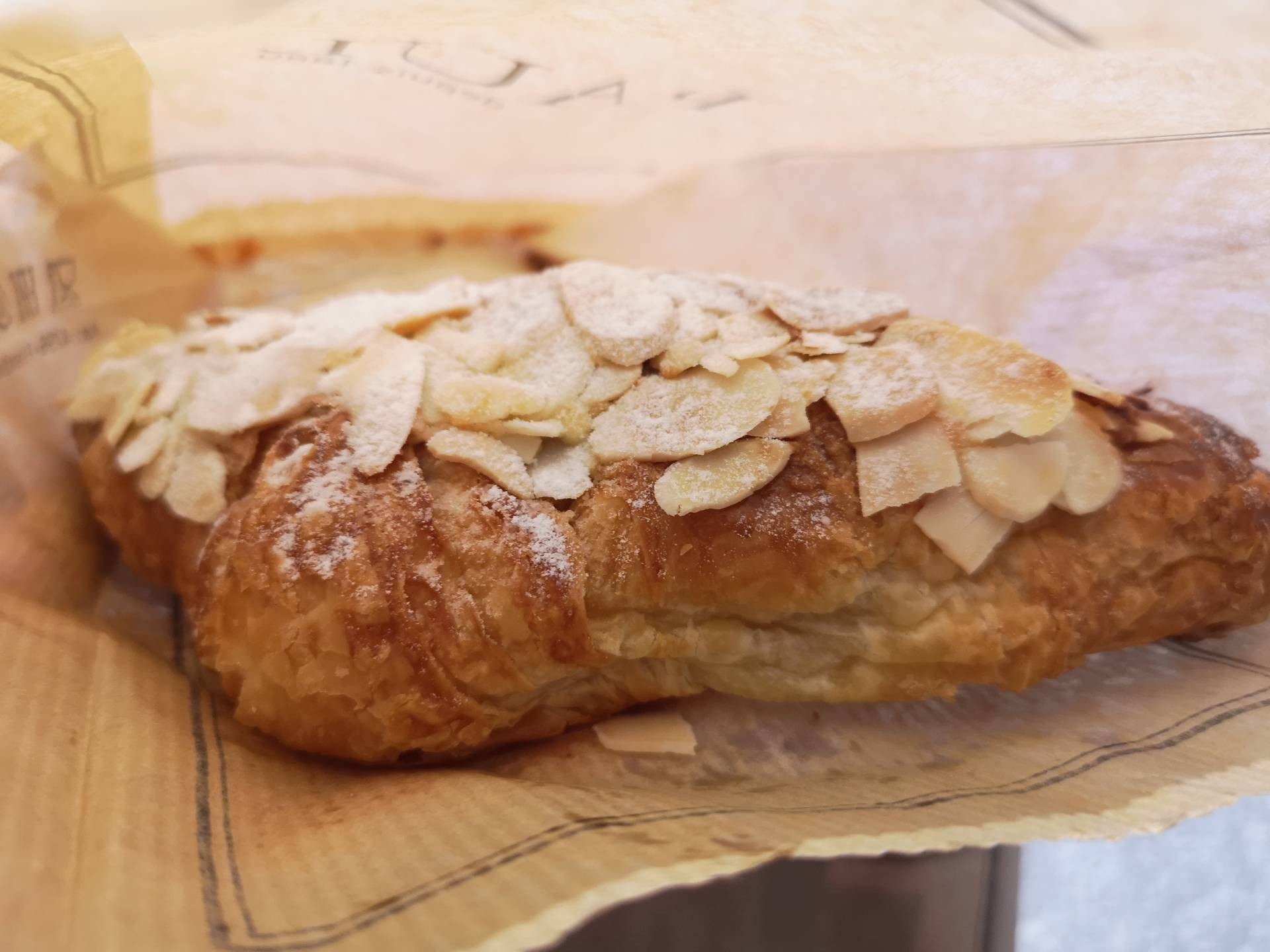Almond Croissant ร้าน PAUL CentralWorld ชั้น2