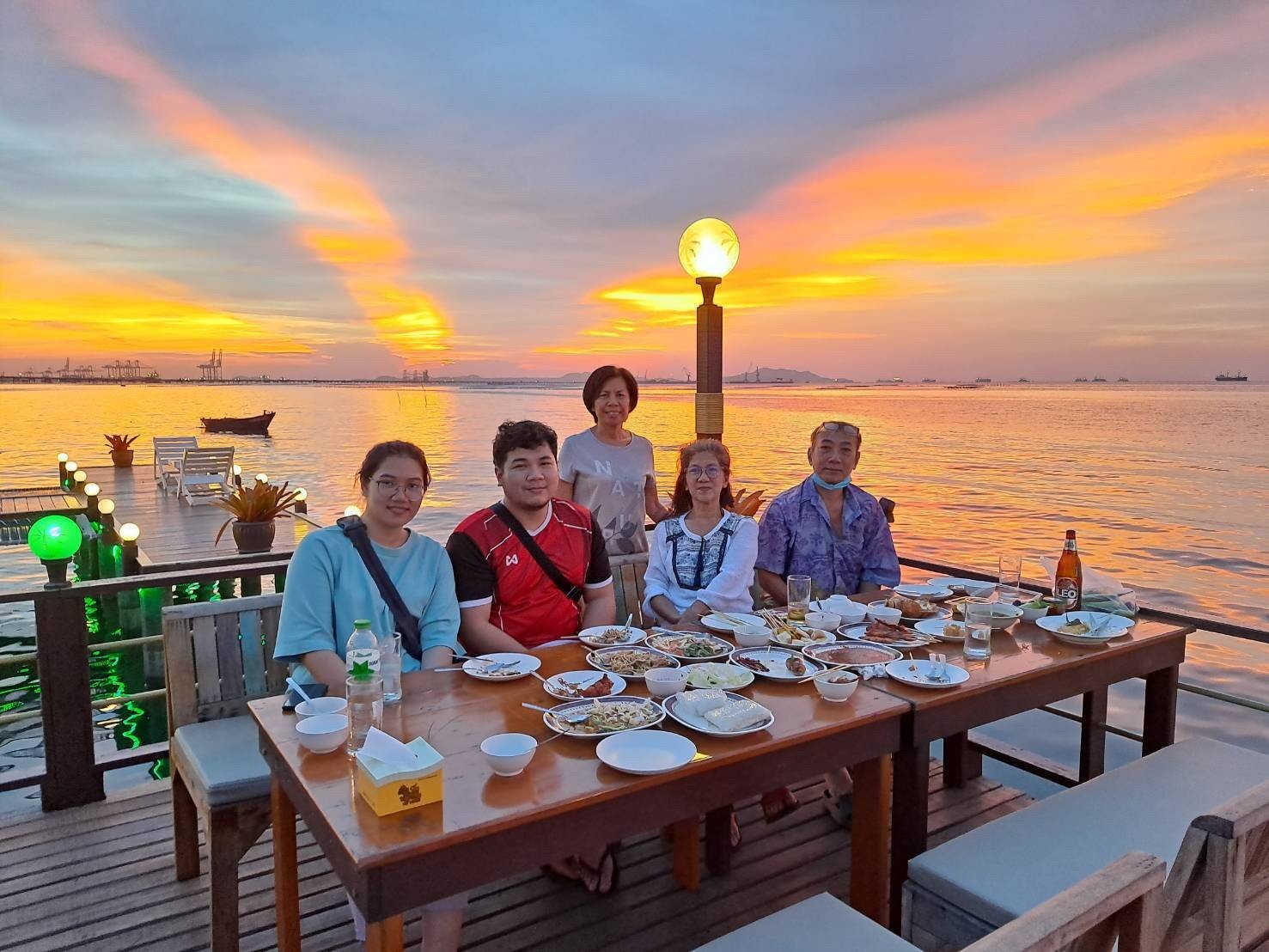 รูป Pop View Sriracha