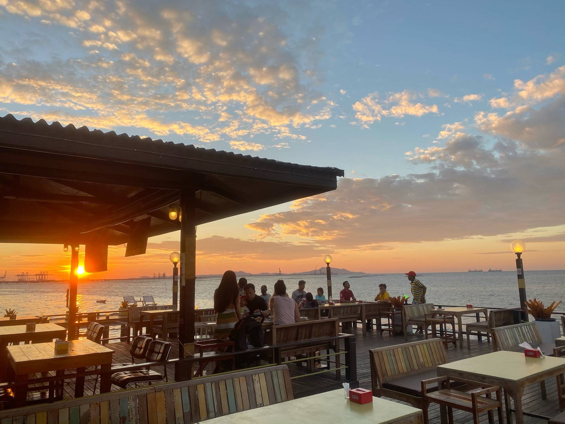 รูป Pop View Sriracha