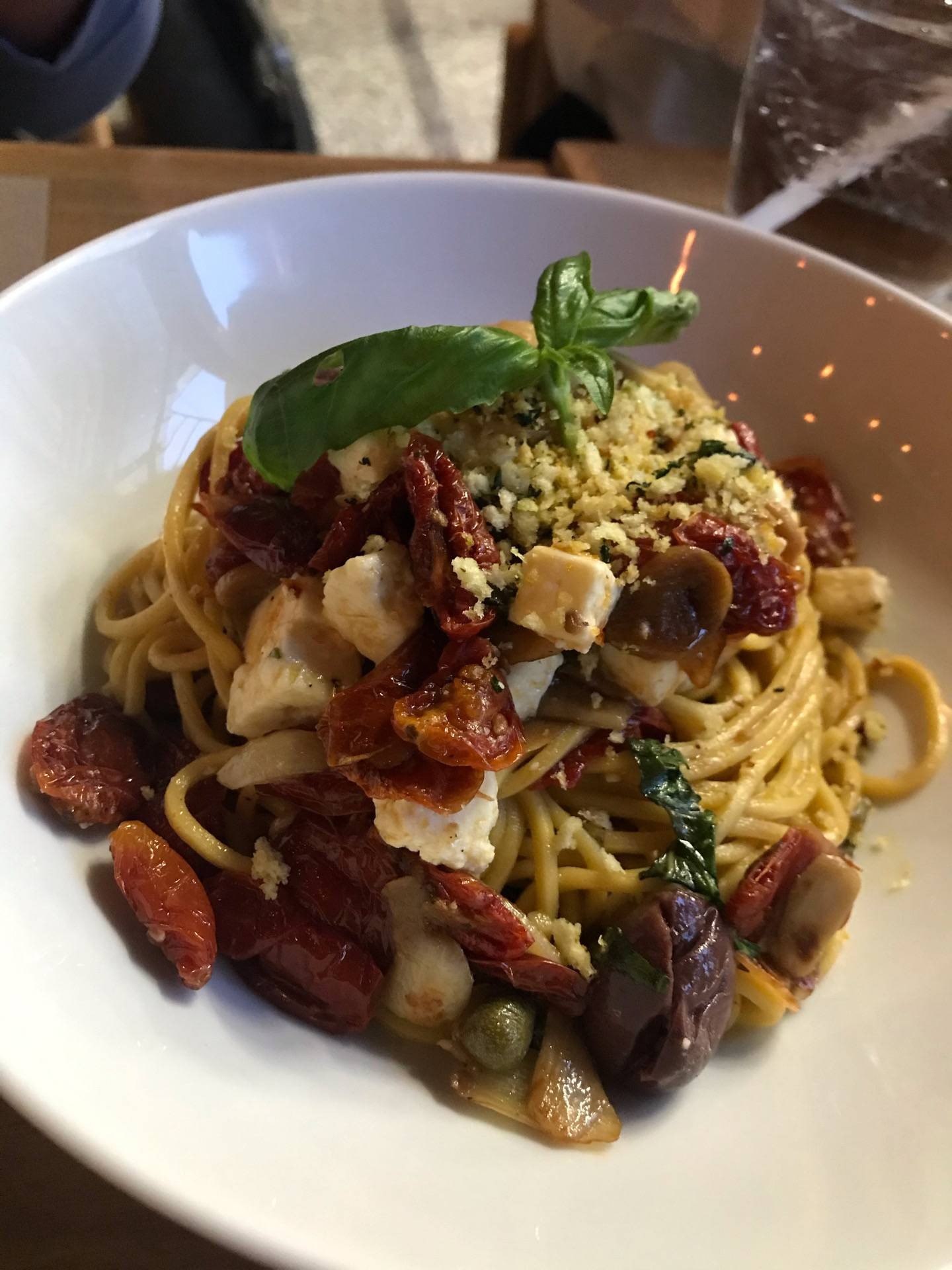 Pasta puttanesca ร้าน Wine Connection Mega Bangna
