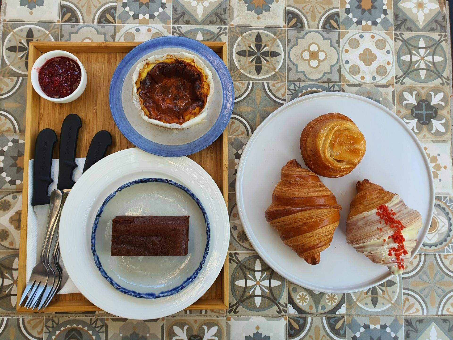 รีวิว Gansdal - เลิฟครัวซองต์ร้านนี้ ขนมอื่นๆ ก็อร่อยค่ะ - Wongnai