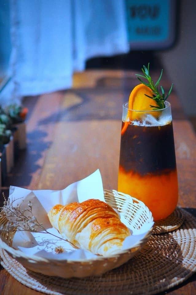 ร้าน Makad Rooftop Cafe มากาด ดาดฟ้า คาดฟ่ - ช้างม่อย | รีวิวร้านอาหาร