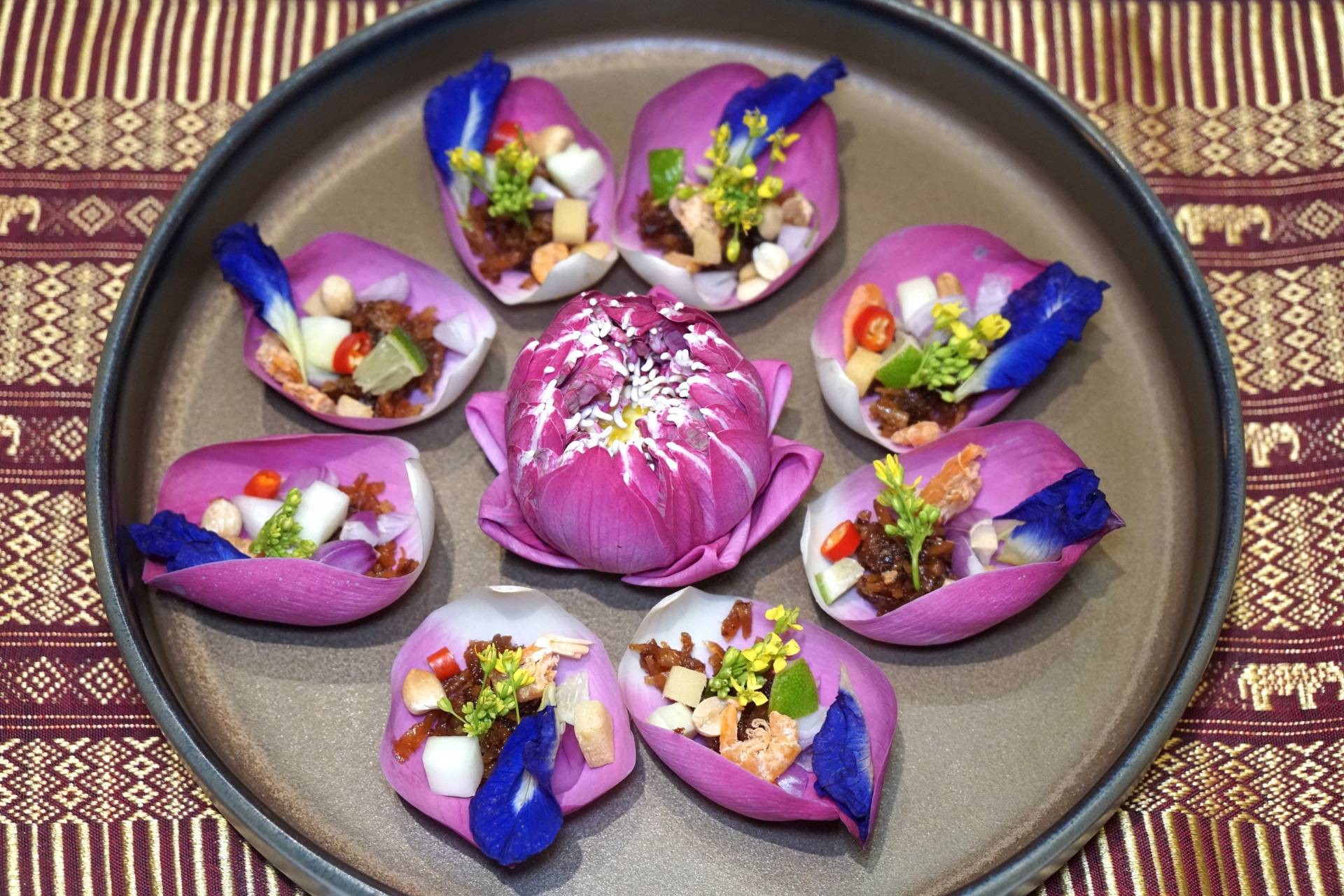 รูป The Local by Oam Thong Thai Cuisine อโศก