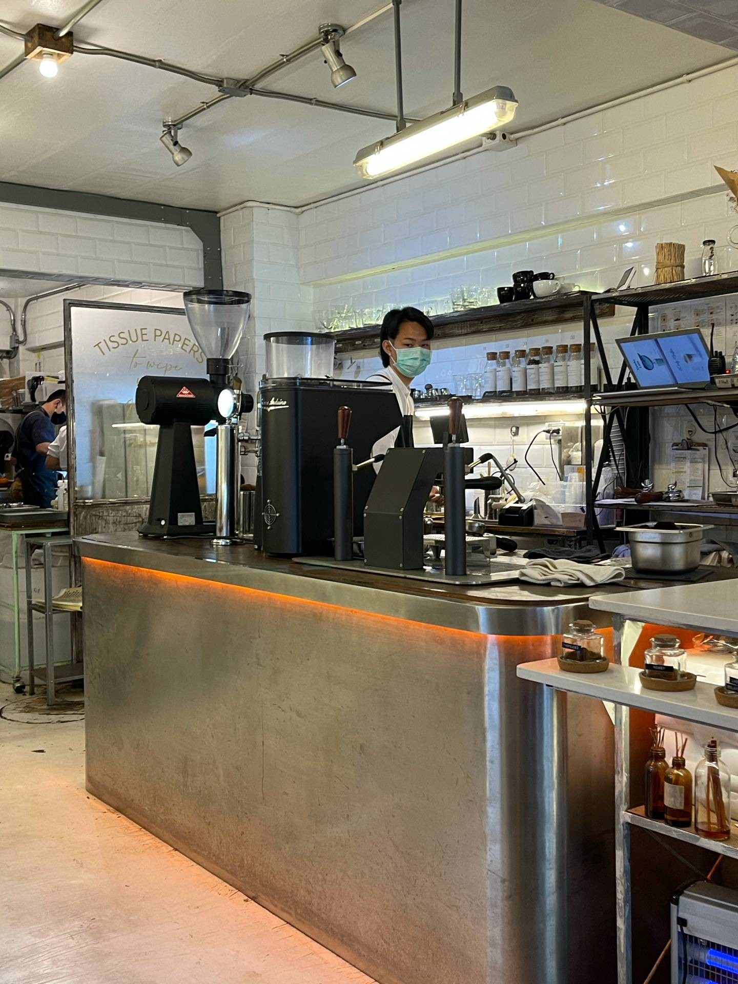 รีวิว Tissue Papers Cafe - ร้านบรรยากาศคูลๆ กาแฟรอไม่นาน
