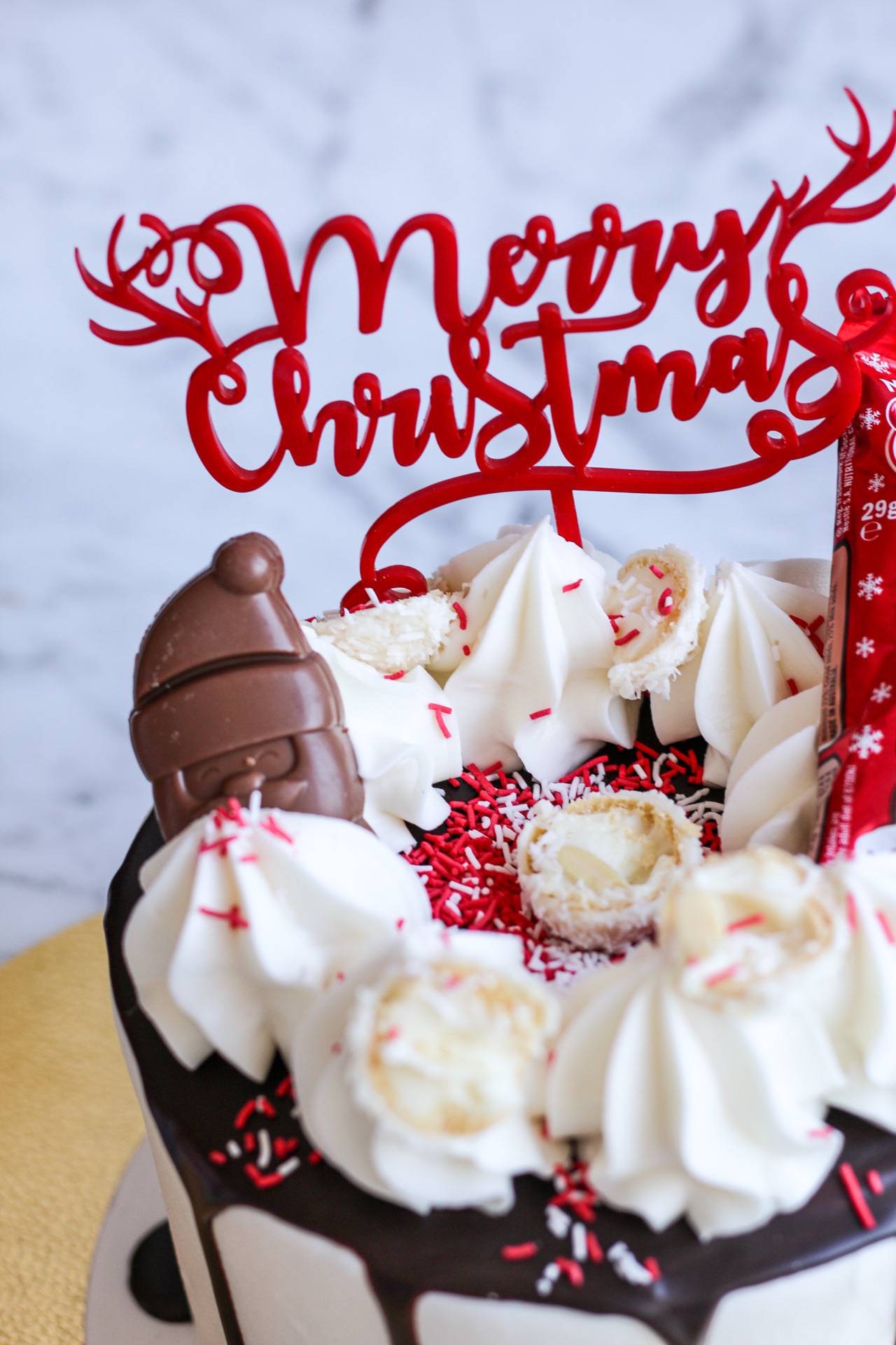รีวิว Cake Mail - 🍫🍰 Chocolate lava cake perfect for 🎄 Christmas