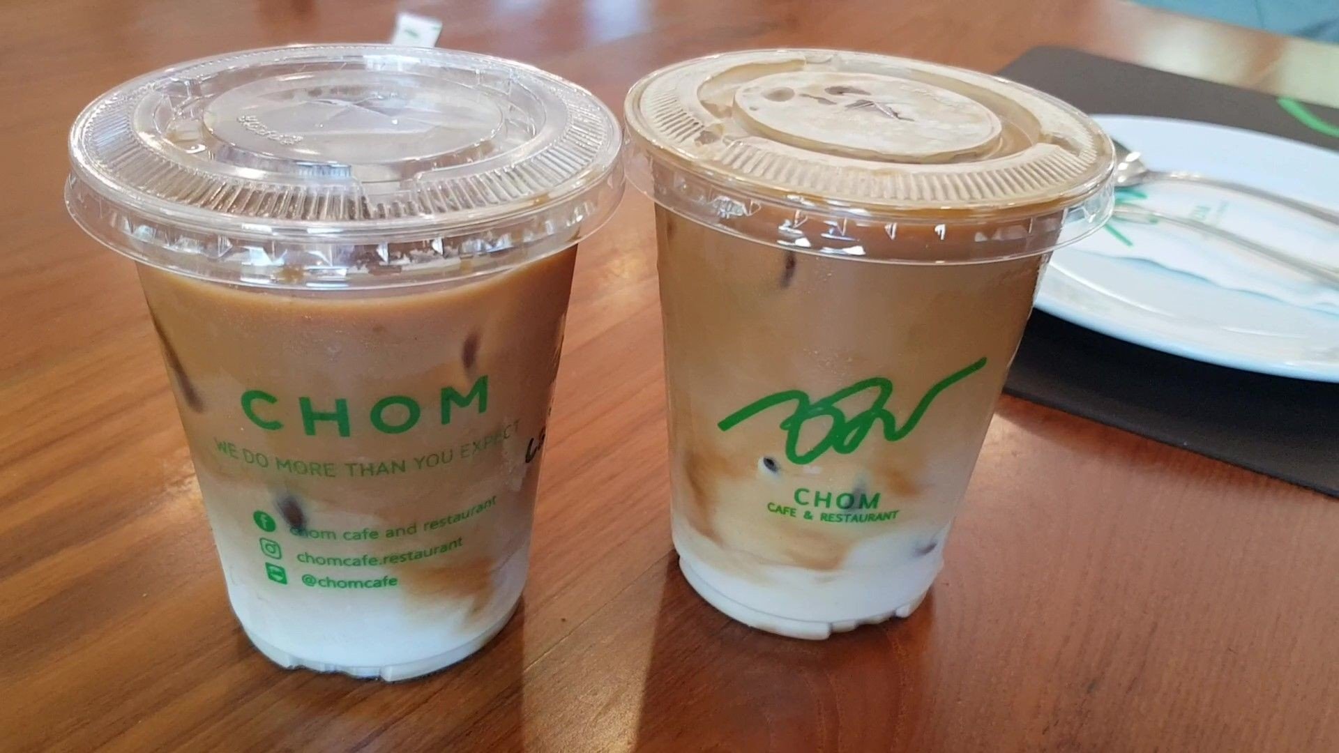 รีวิว CHOM Cafe & Restaurant - ร้านดังที่เชียงใหม่ บรรยากาศดี มีมุมถ่าย ...