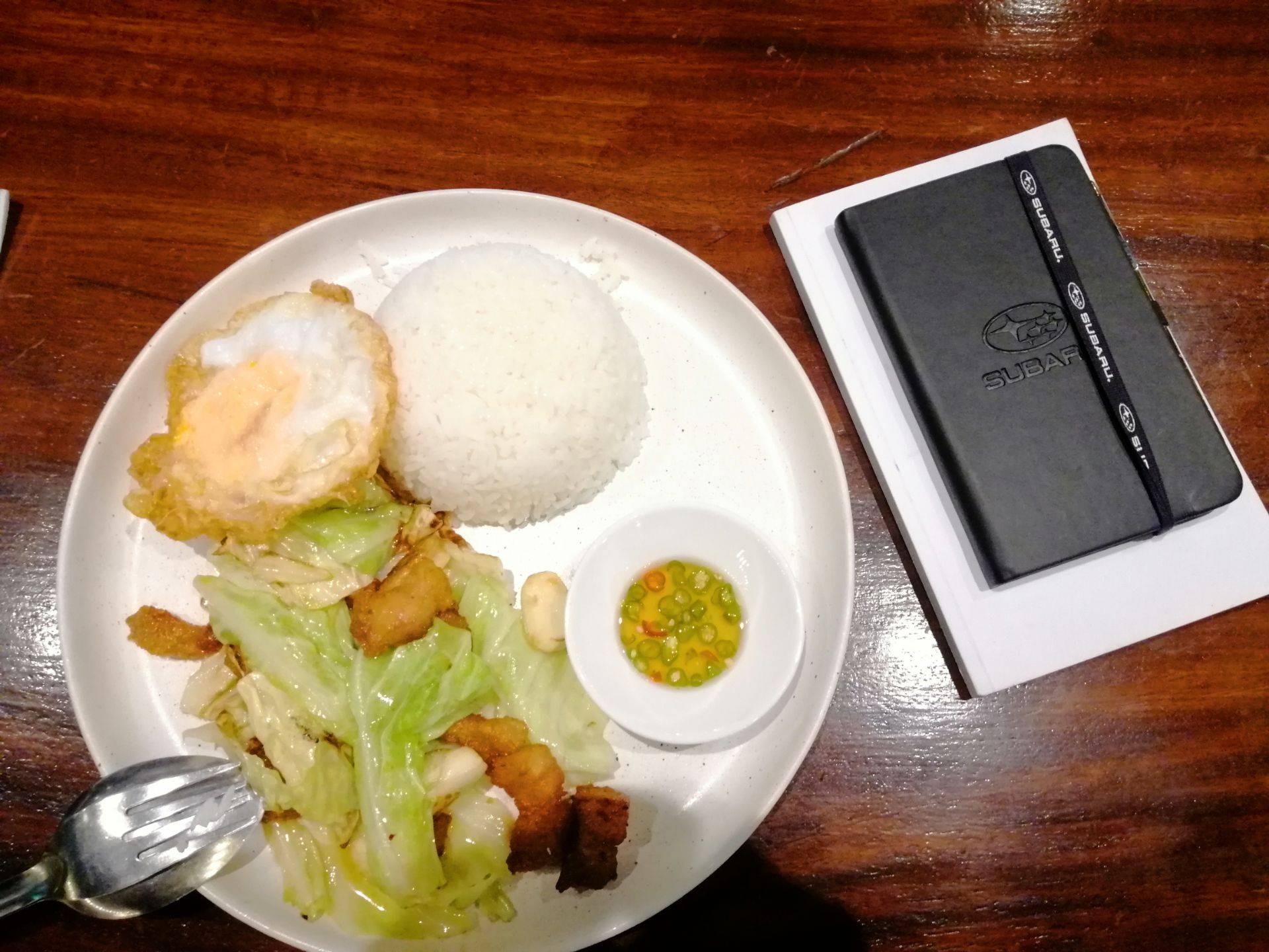รีวิว Gimmick Cafe & Restaurant เหม่งจ๋าย - บรรยากาศดี เจ้าของและ ...