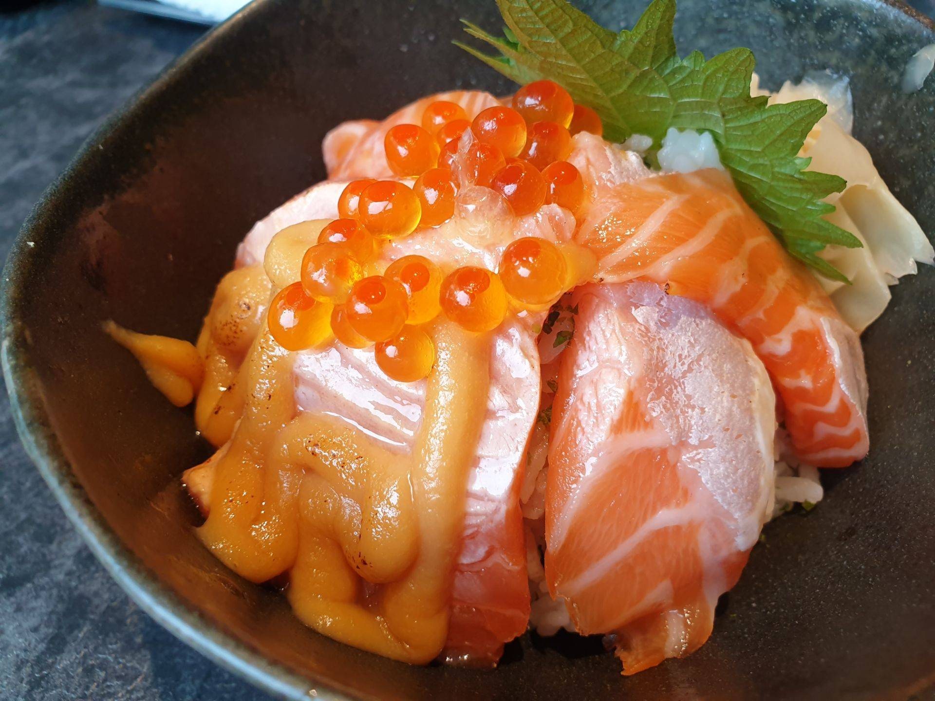 รีวิว Sushi Mori Gaysorn Village - salmon สดอร่อยแนะนำ และ Chachu Donก็ ...