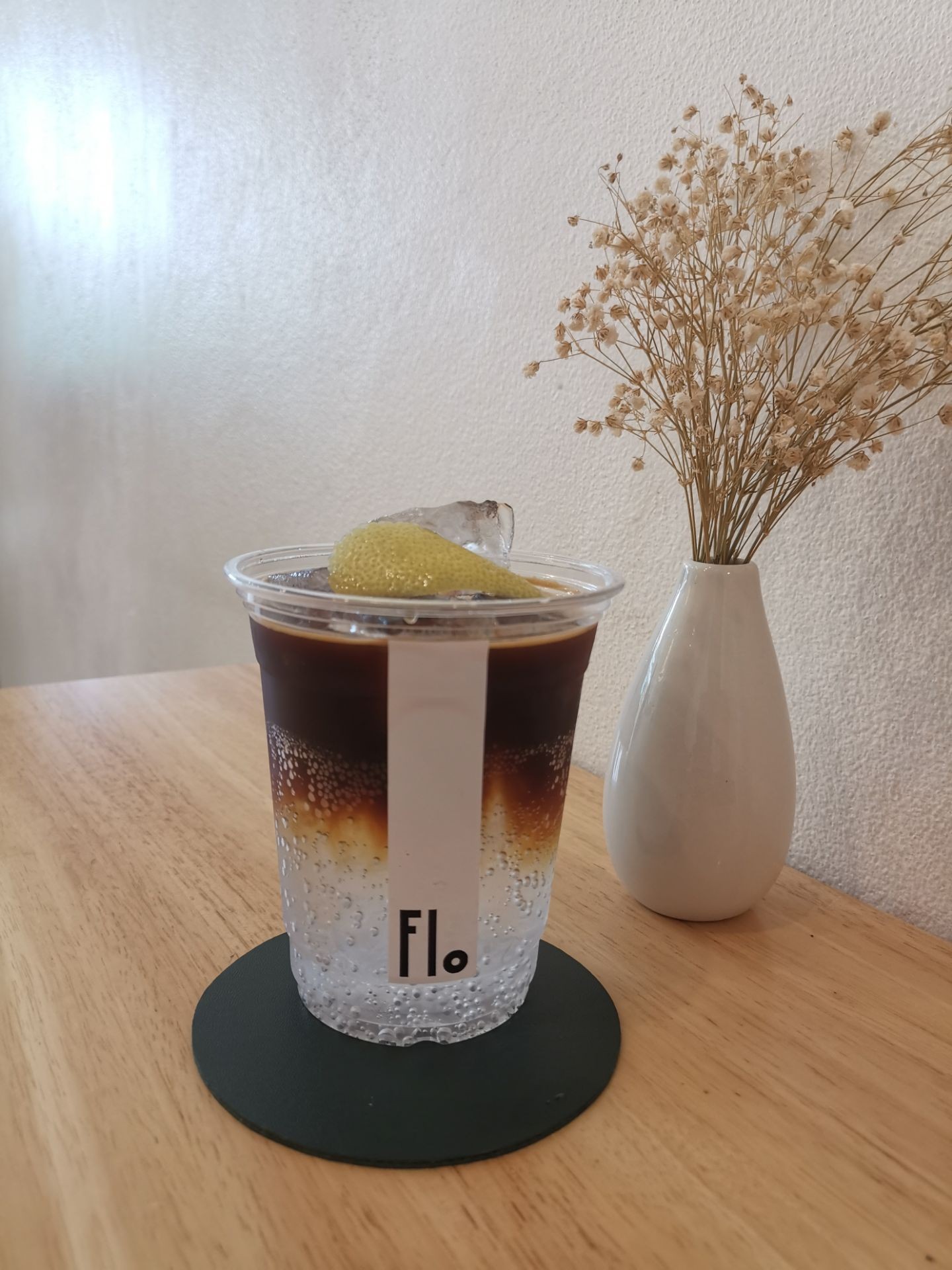 [รีวิว] ร้าน Flo Coffee | เมนูแนะนำ รูปภาพ ราคา - Wongnai