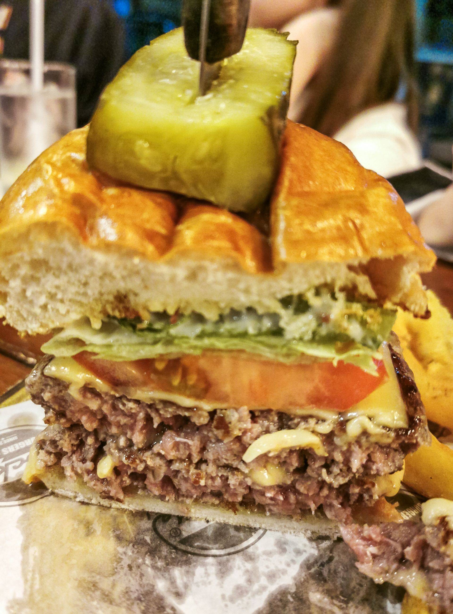 รูป Rock Me Burgers & Bar ลอยเคราะห์ - Wongnai