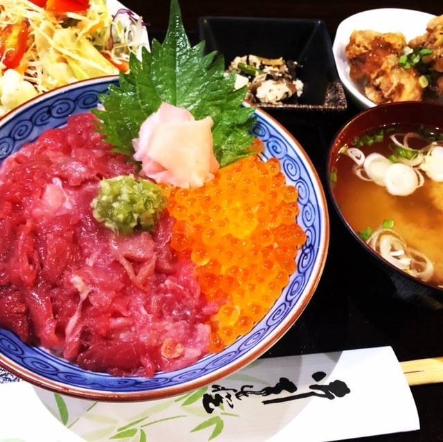 Nakaochi Ikura don set • image ร้าน Sakenomise(kushikatsu) Wall street ...