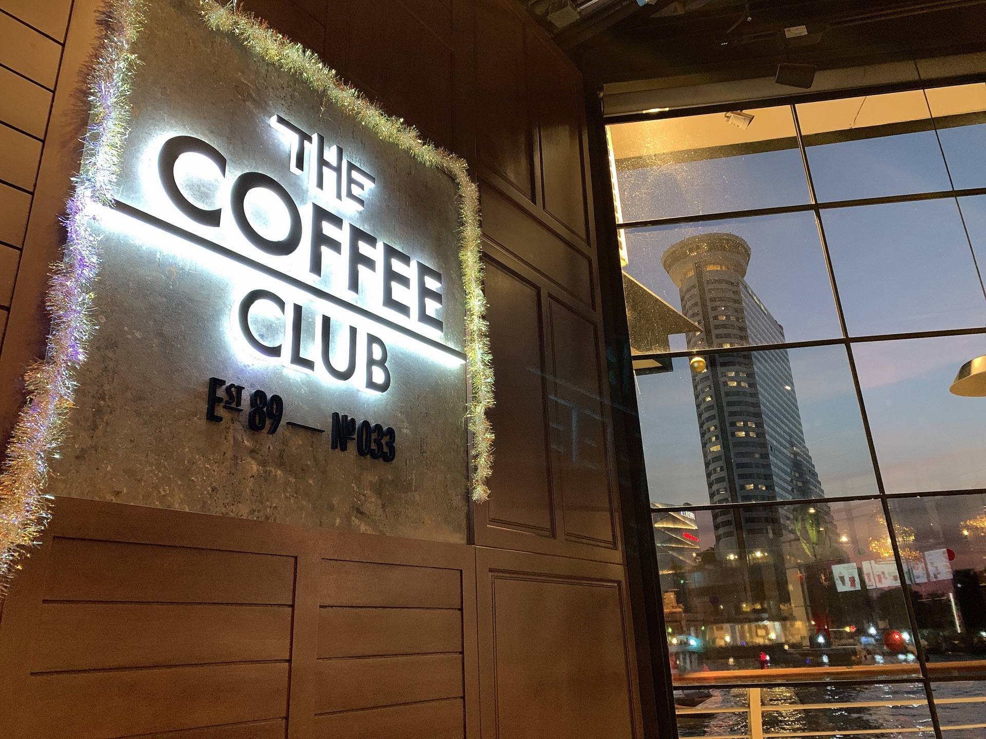 รีวิว The Coffee Club River City - Impressive