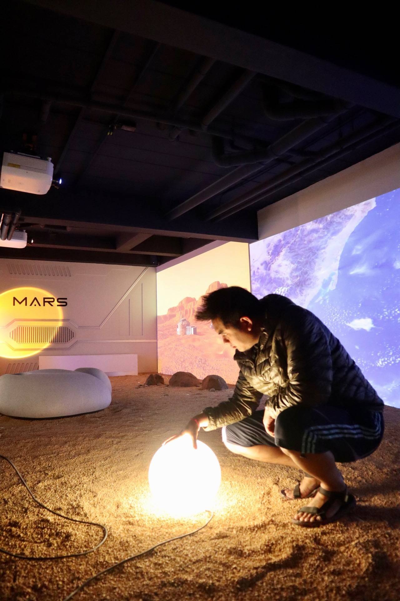 รีวิว Mars Cnx - สวัสดีเจ้ามนุษย์ ขอต้อนรับสู่ดาวอังคาร🌔🌔🌔