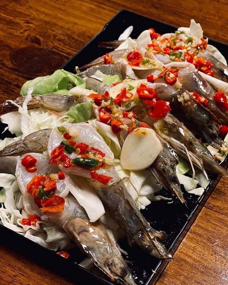 กุ้งแช่น้ำปลา ร้าน จอมพล หมูกระทะ