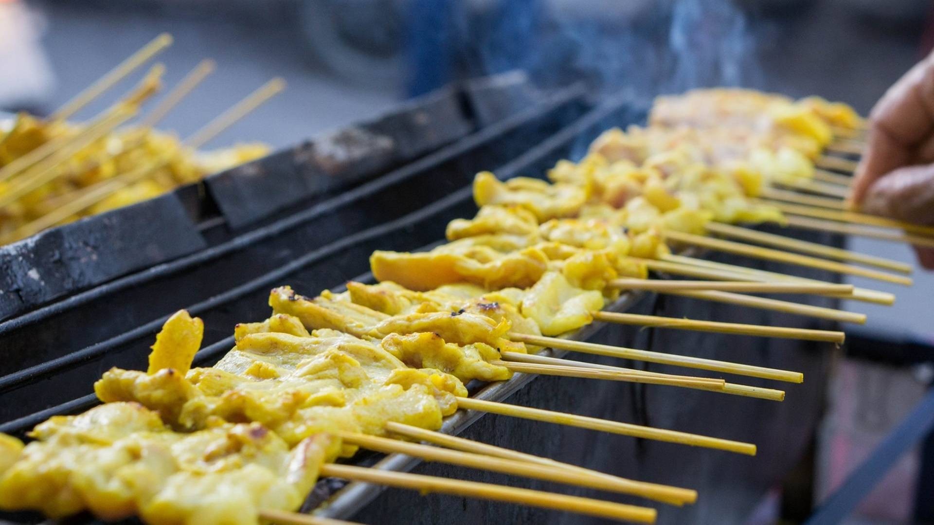 KCUF Satay Pork (หมูสะเต๊ะ เคคัฟ) - สั่งอาหารเดลิเวอรี | Wongnai x LINE MAN