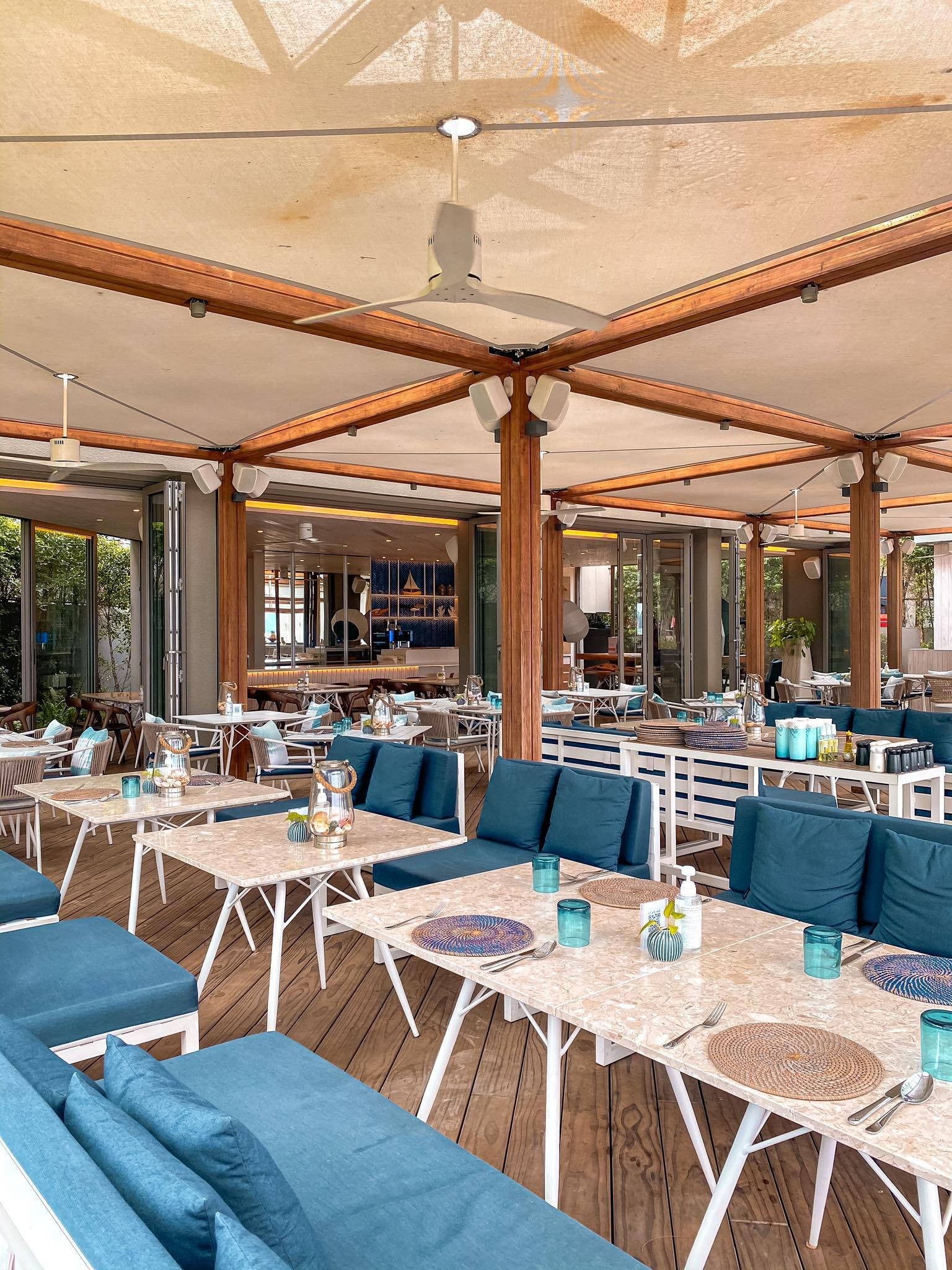 รีวิว Shimmer Beachfront Restaurant - อาหารอร่อยมาก