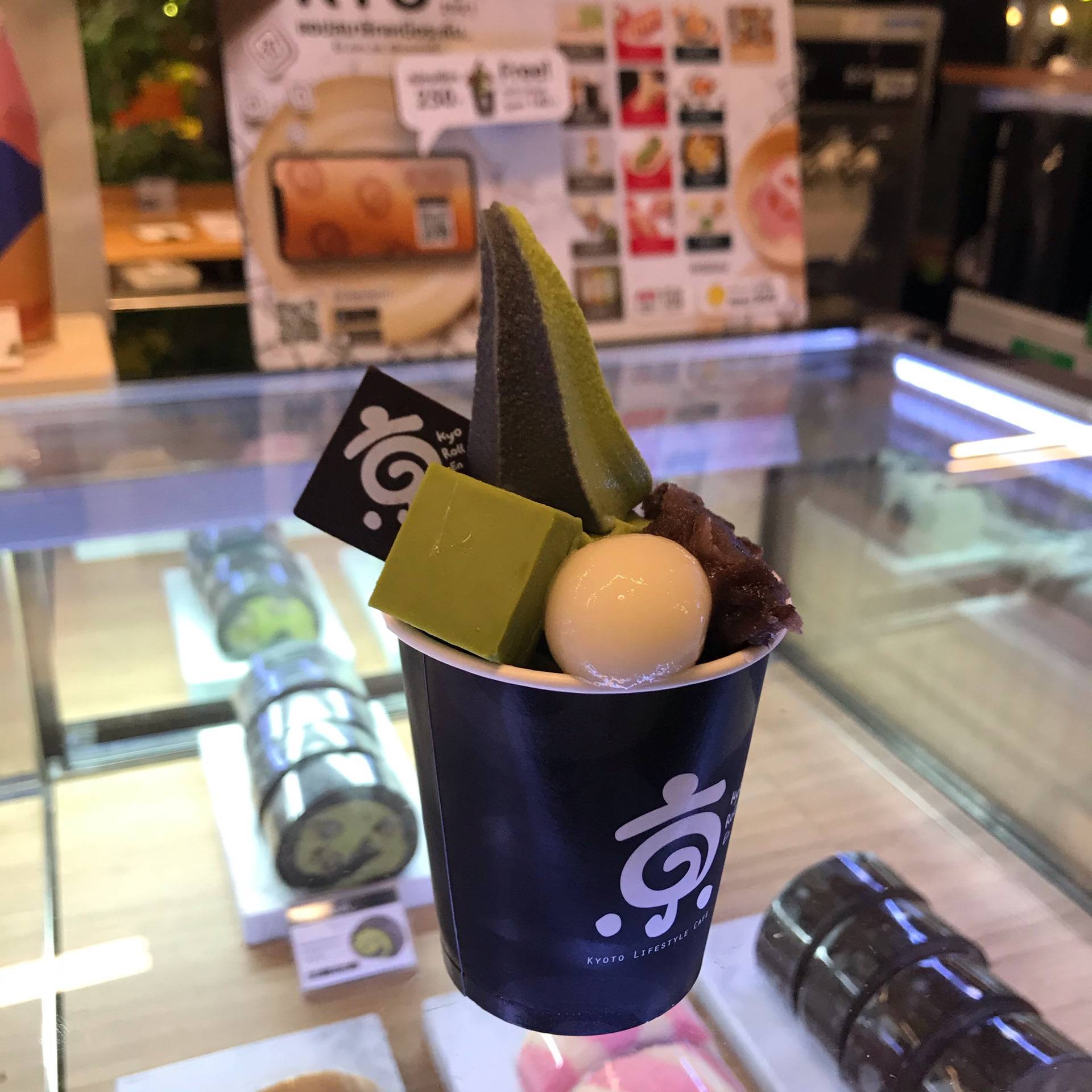 รีวิว Kyo Roll En centralwOrld - Cafe ขนมญี่ปุ่น อร่อยยย