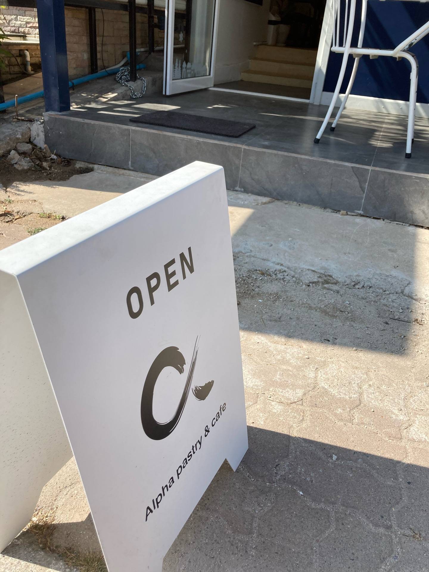 รีวิว Alpha Pastry & Cafe - ร้านน่ารัก ขนมปังอร่อย